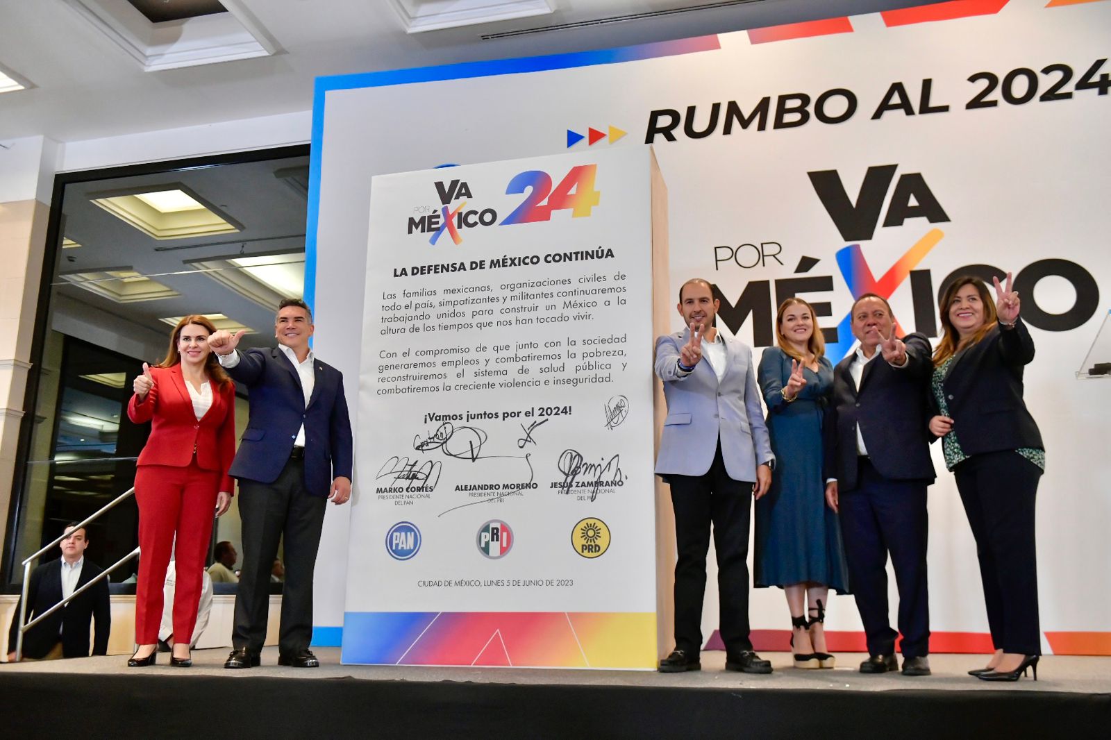 La alianza Va Por México está muerta, pero no le han avisado La alianza Va Por México está muerta, pero no le han avisado